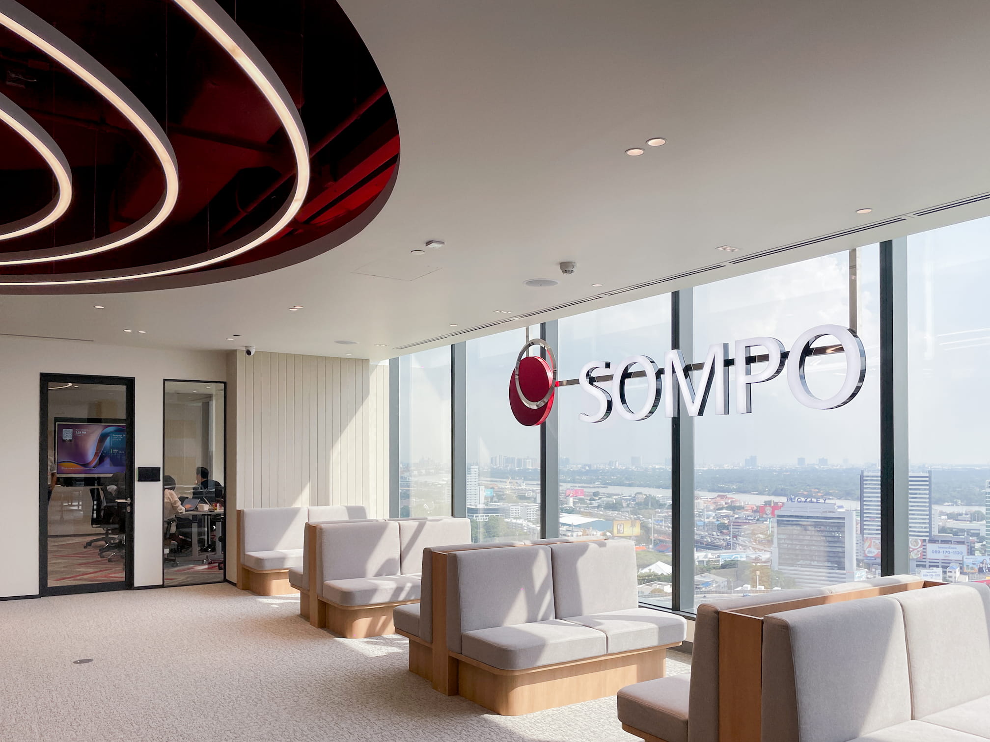 Case Studies : Sompo Thailand - Exzy Smart Office Solution